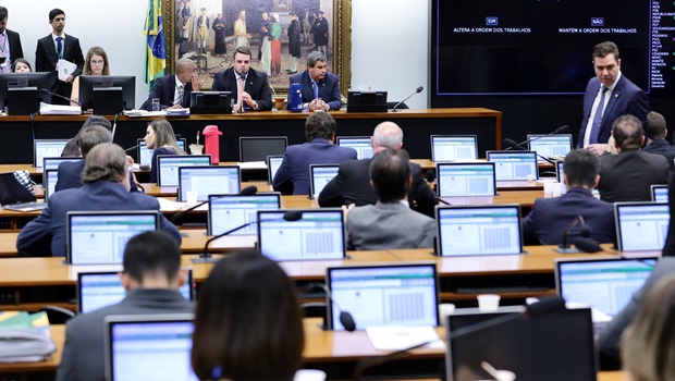 Relatora dá parecer favorável à PEC que autoriza prisão após segunda ... Relatora dá parecer favorável à PEC que autoriza prisão após segunda ...